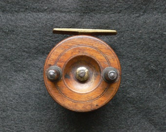Vintage Fishing Reel Pflueger Akron Model 1895 Freespool Push Button ...