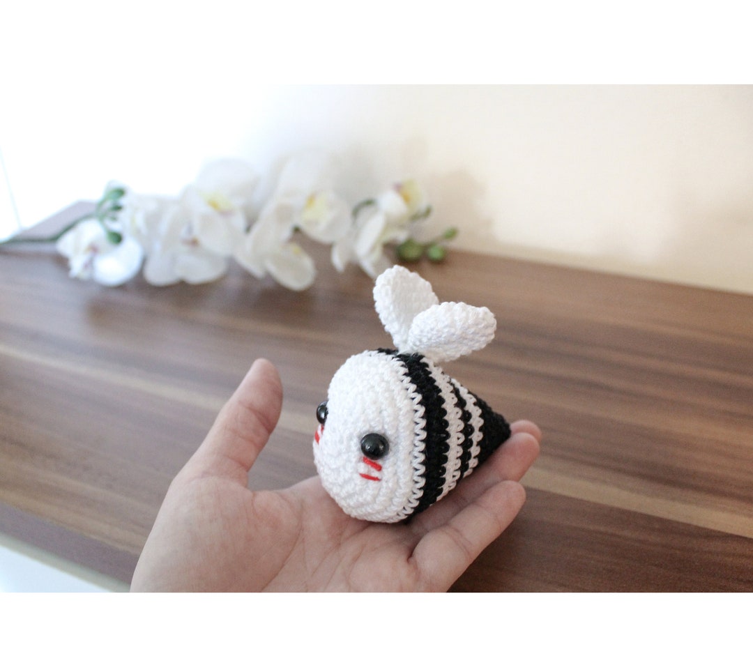 Crochet Skeleton Bee: Handmade Halloween Spooky Bee Plush - Etsy UK