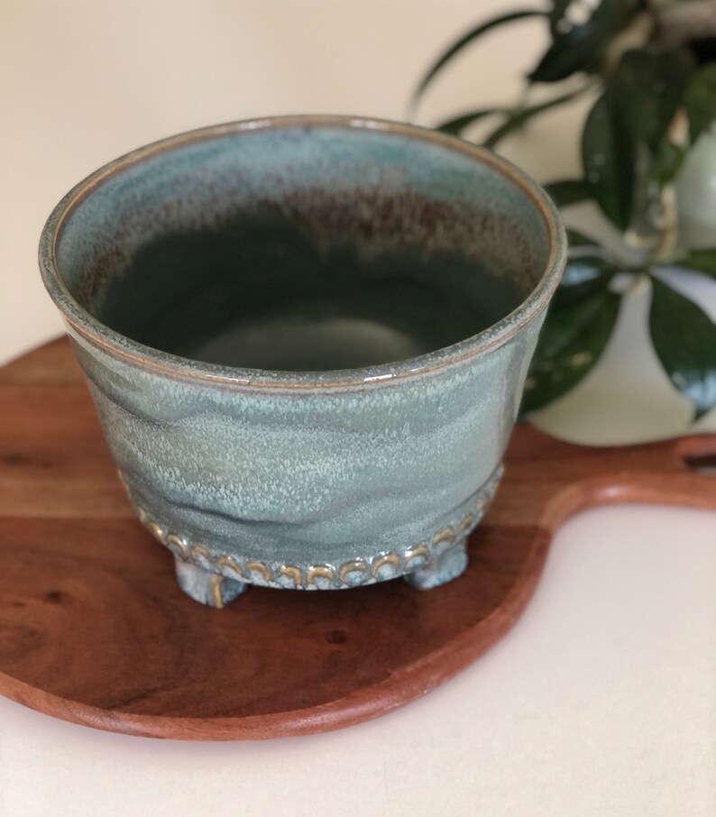 Pottery Planter With Feet - Etsy