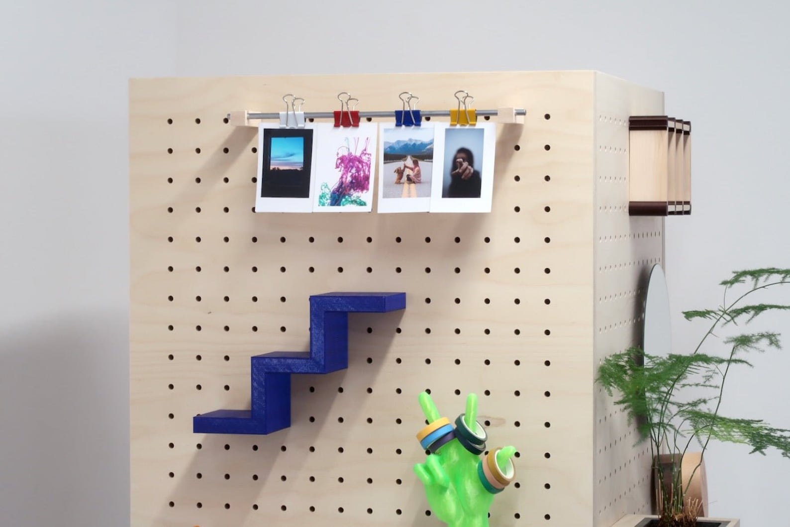 Perforated Storage Tower - Pegboard Casier De Rangement Sur Roulettes ...