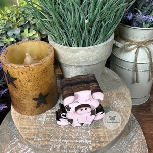 Charming Hand-painted Farmhouse Pig Decor - A Perfect Tiered Tray ...