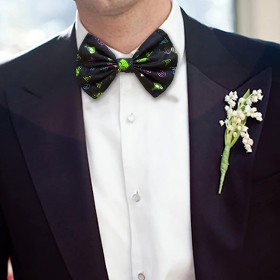 Invader Zim Bow Tie: Cotton Pre-tied Bowtie Handmade to Order - Etsy