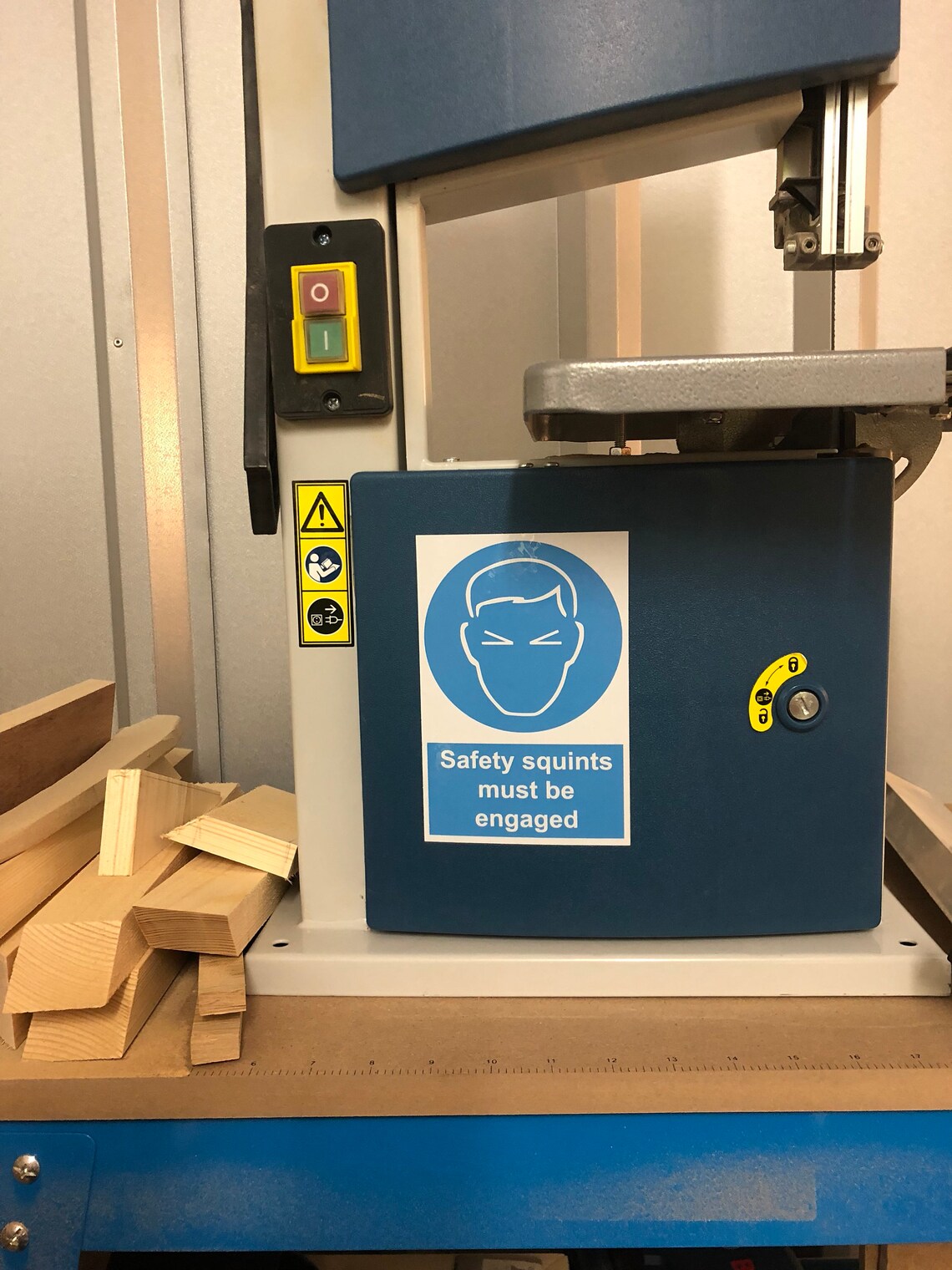 Safety Squints Vinyl Sticker 10x15cm / 6x4 - Etsy UK