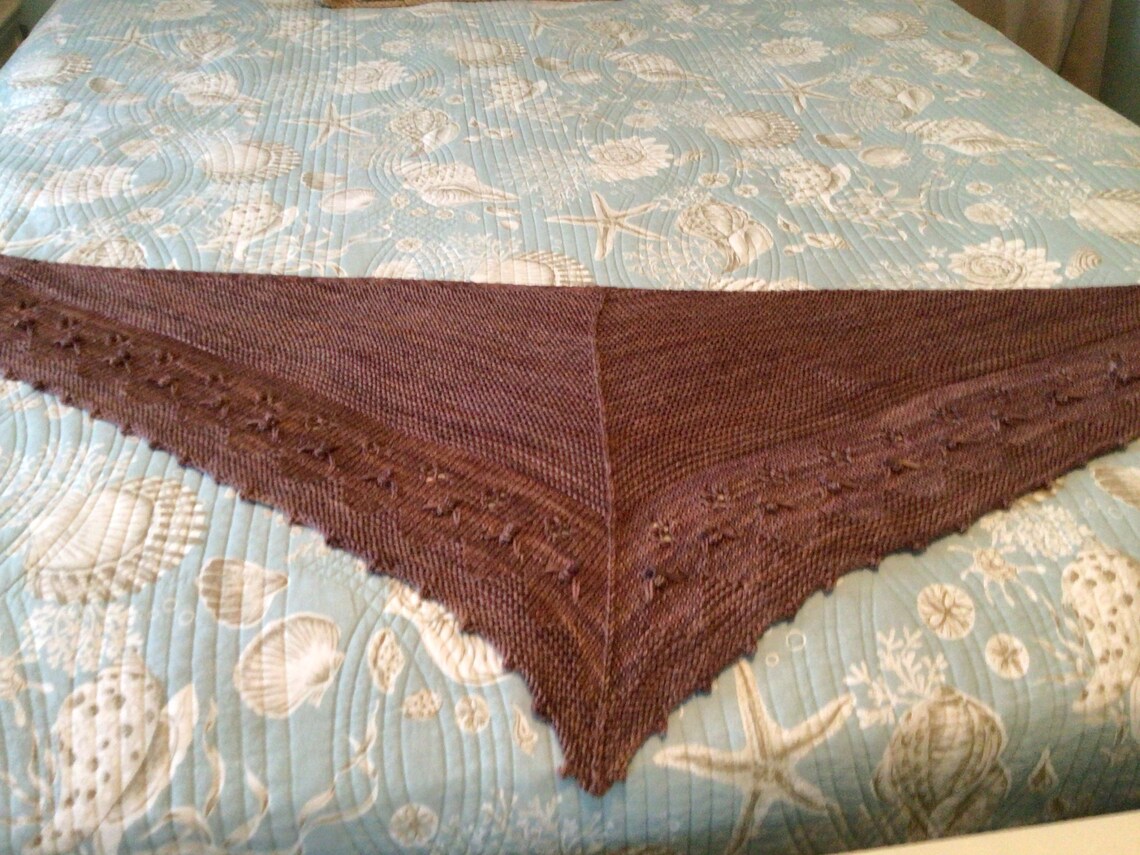 Go Tell the Bees That I Am Gone Shawl, Bees Outlander Shawl, Outlander ...