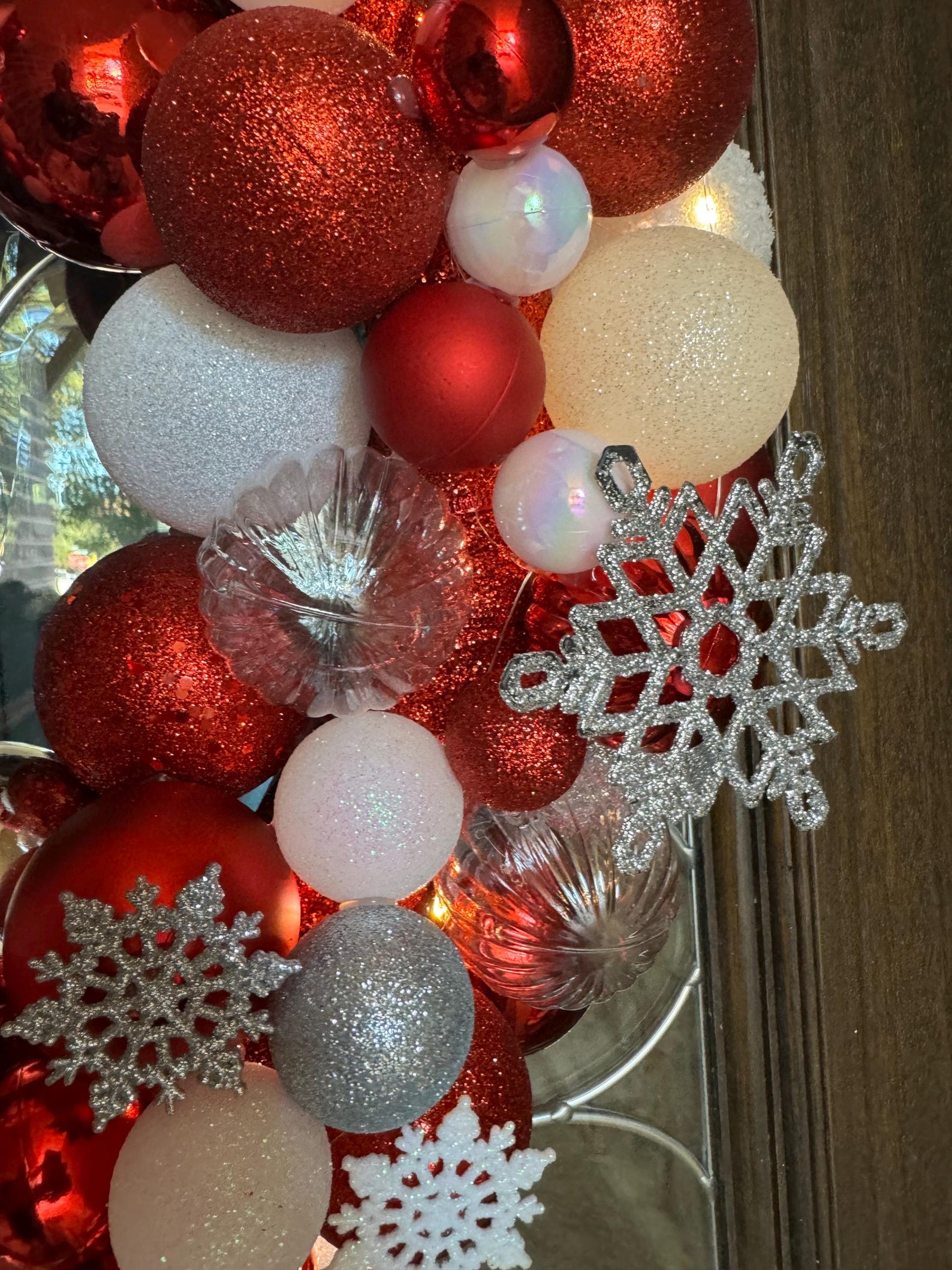 22” Red & White Snowflake Ornament Wreath With LED Lights - Etsy
