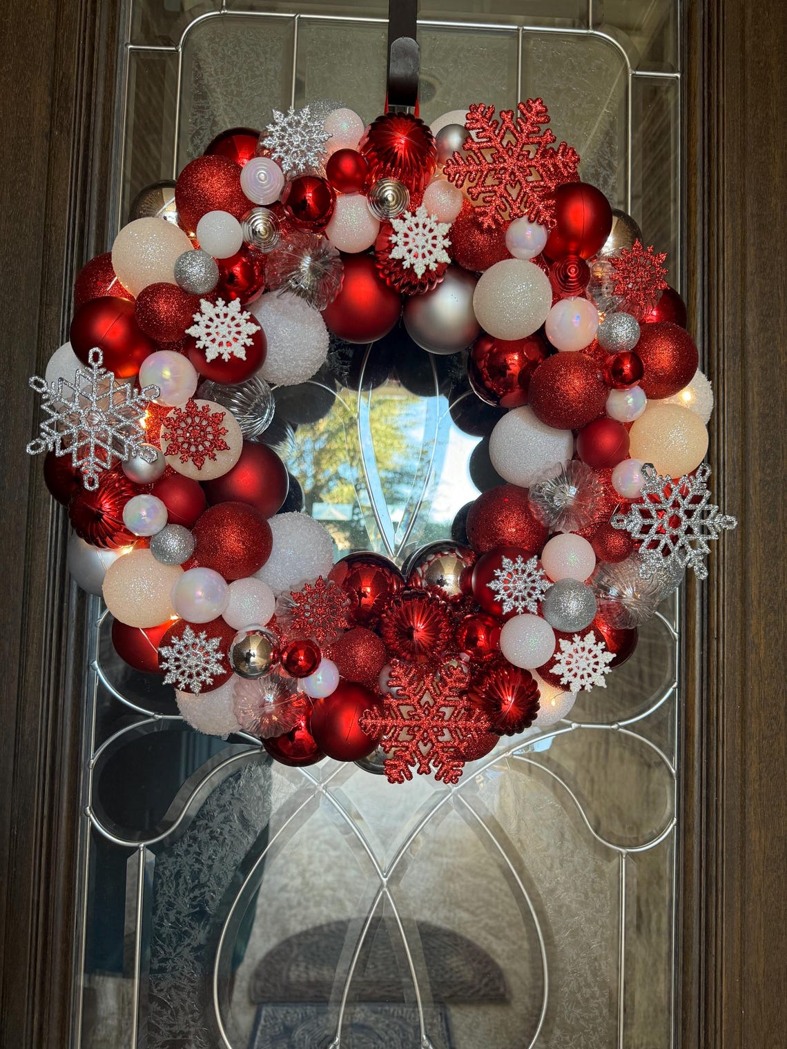 22” Red & White Snowflake Ornament Wreath With LED Lights - Etsy