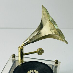 Vintage Gramophone Windup Music Box plays Feelings Record Made in Hong ...