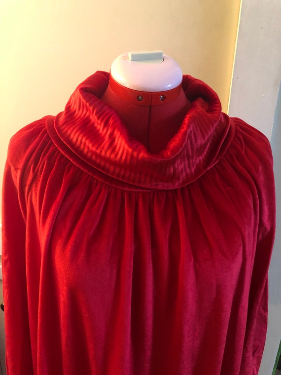 Vintage red velvet robe, lounging robe, Christmas rob… - Gem