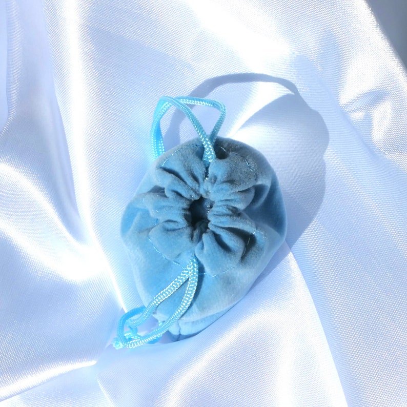 Velvet Gift Bags Drawstring Jewelry Pouches Candy Bags Wedding Favors ...