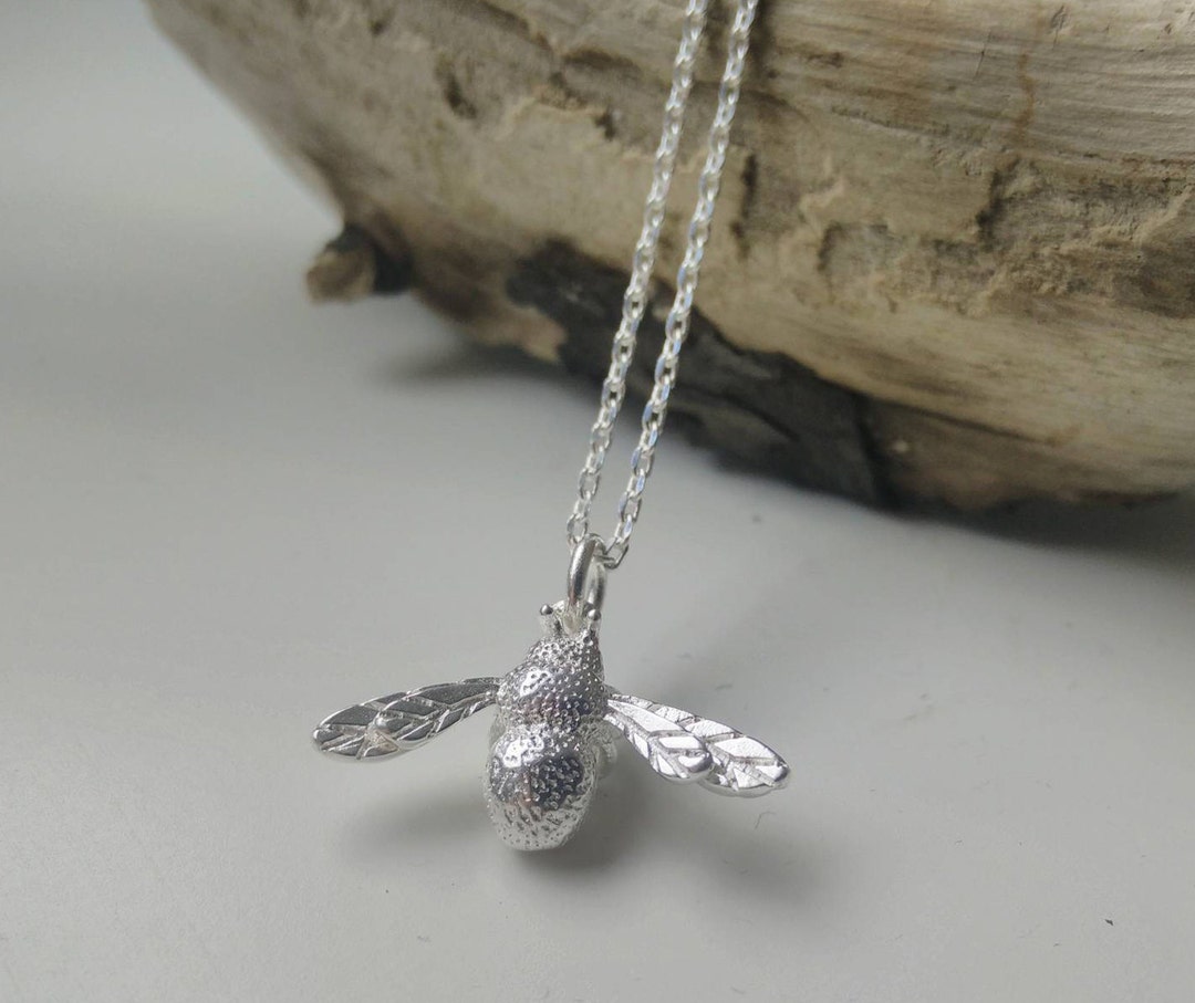 Charming Honey Bee Necklace A Perfect Gift for Beekeeping Enthusiast ...
