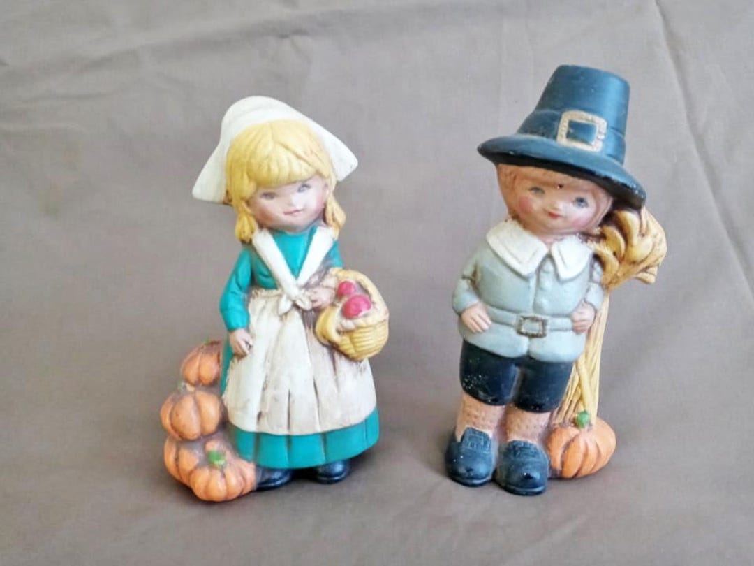 Cute Pilgrims Figurines Set of 2, Vintage Adorable and Colorful Ceramic ...