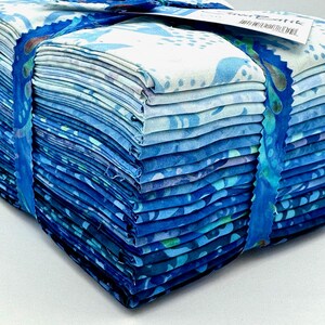 Java Batiks Blue Light to Dark Blue Batik Fabric Fat Quarters 20 Fqs ...