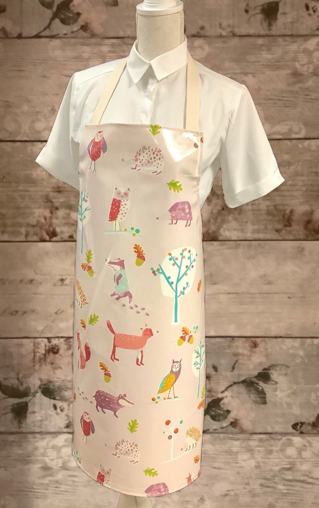 Apron Wipe Clean, Adults and Large Adults Apron, Foxes Badgers Owls ...