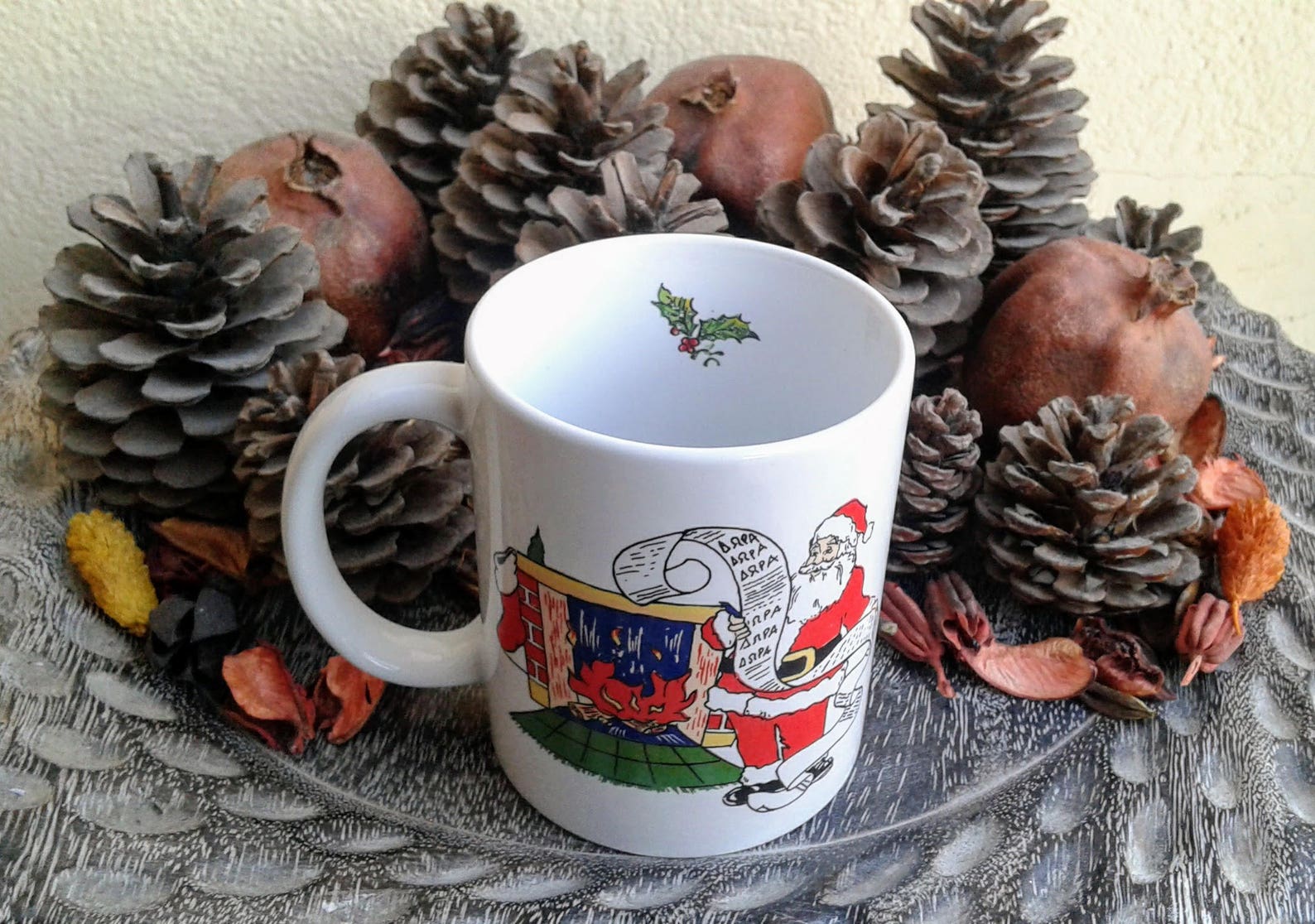 Christmas Ceramic Mug Santa Claus Fireplce Presents - Etsy