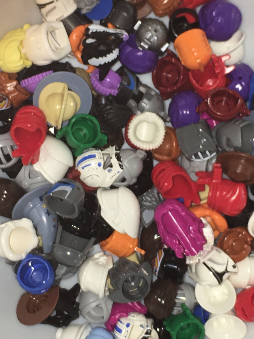 Lego Bulk Minifigure Grab Bag Lot of 25 Hair Helmet & Head Pieces Free ...