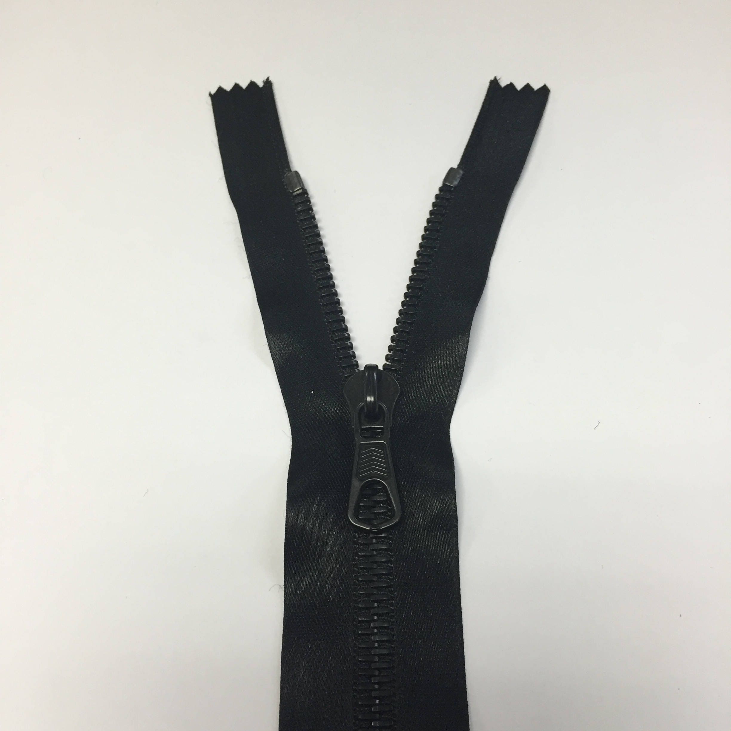 Riri Zipper 8 / 20cm M6 Black Oxide One-way Closed-end Black Satin Tape ...