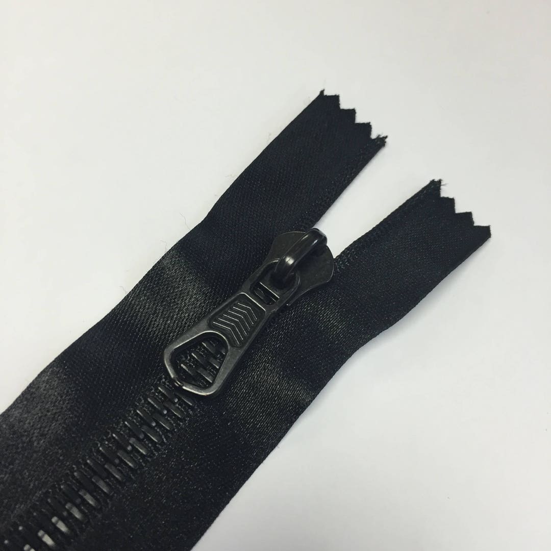 Riri Zipper 8 / 20cm M6 Black Oxide One-way Closed-end Black Satin Tape ...