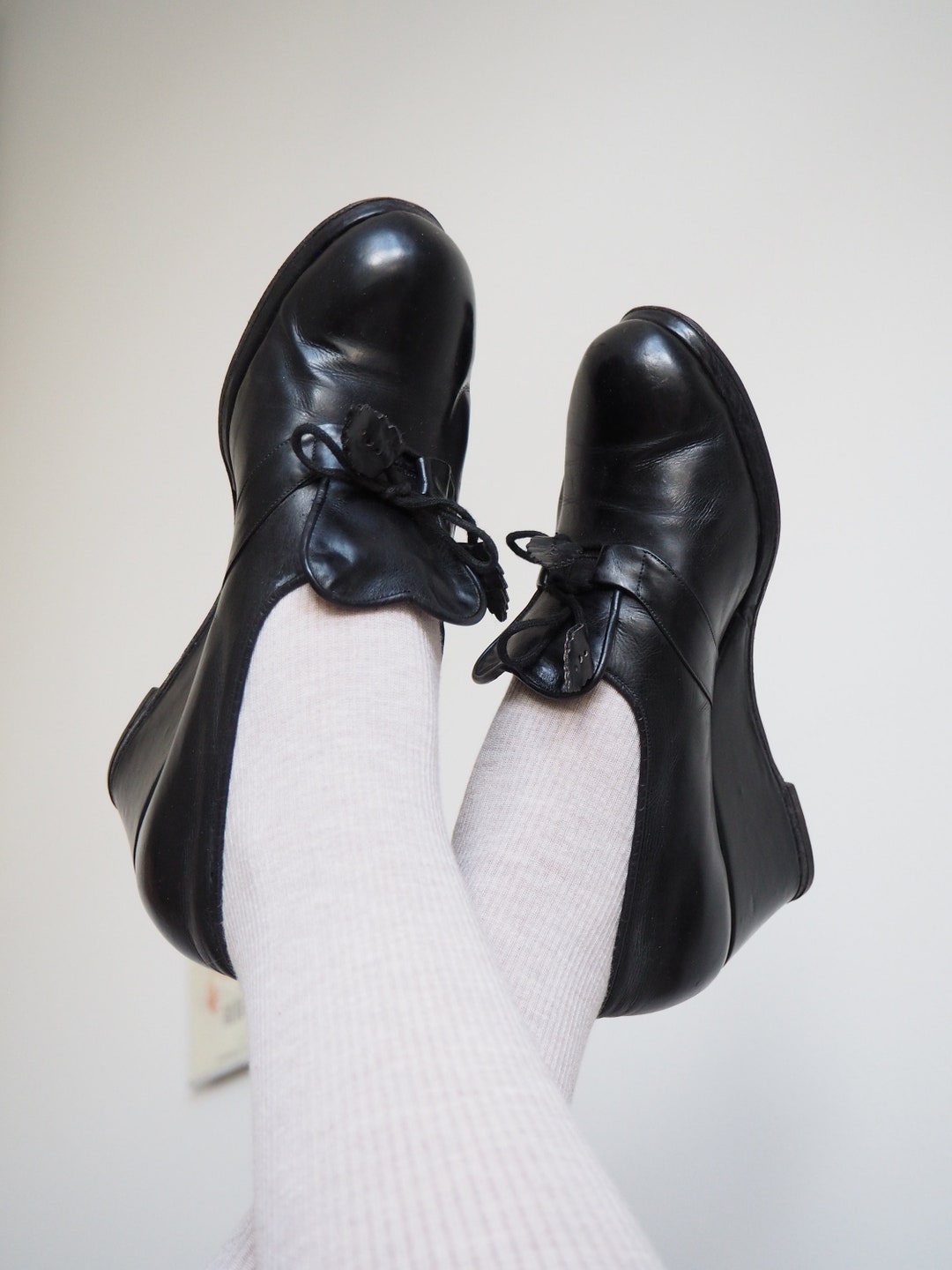 Amazing 1940s Chunky Wedges | Beautiful Leaf Laces | shiny Black ...