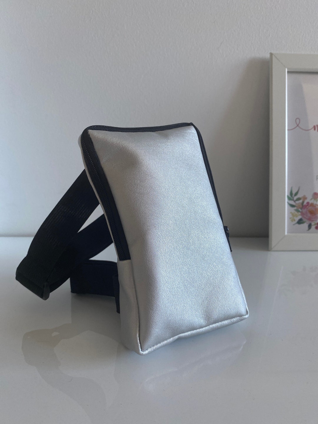 Metallic Silver Leg Bag, FREE Shipping, GYM Running Work Out, Leg Purse ...