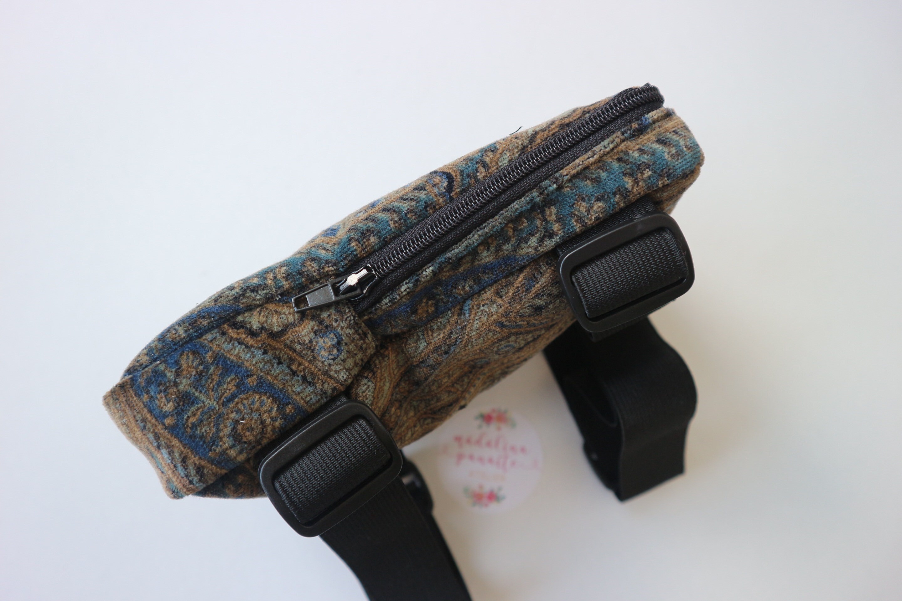 Retro Velvet Leg Bag, FREE Shipping, GYM Running, Work Out, Leg Purse ...