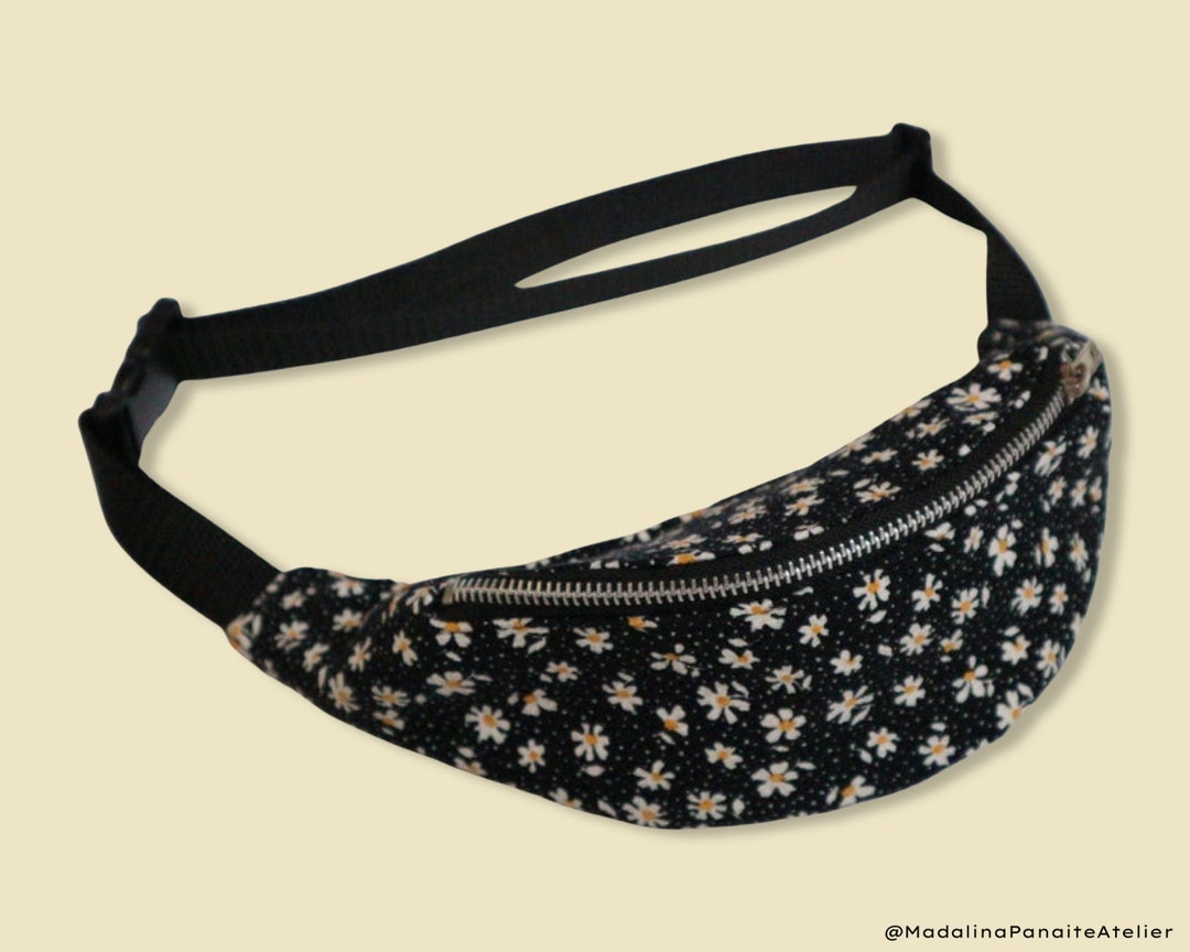 Black Daisy Fanny Pack, Belly Bag, Festival Bag Traveler Bag, Gift, Bum ...