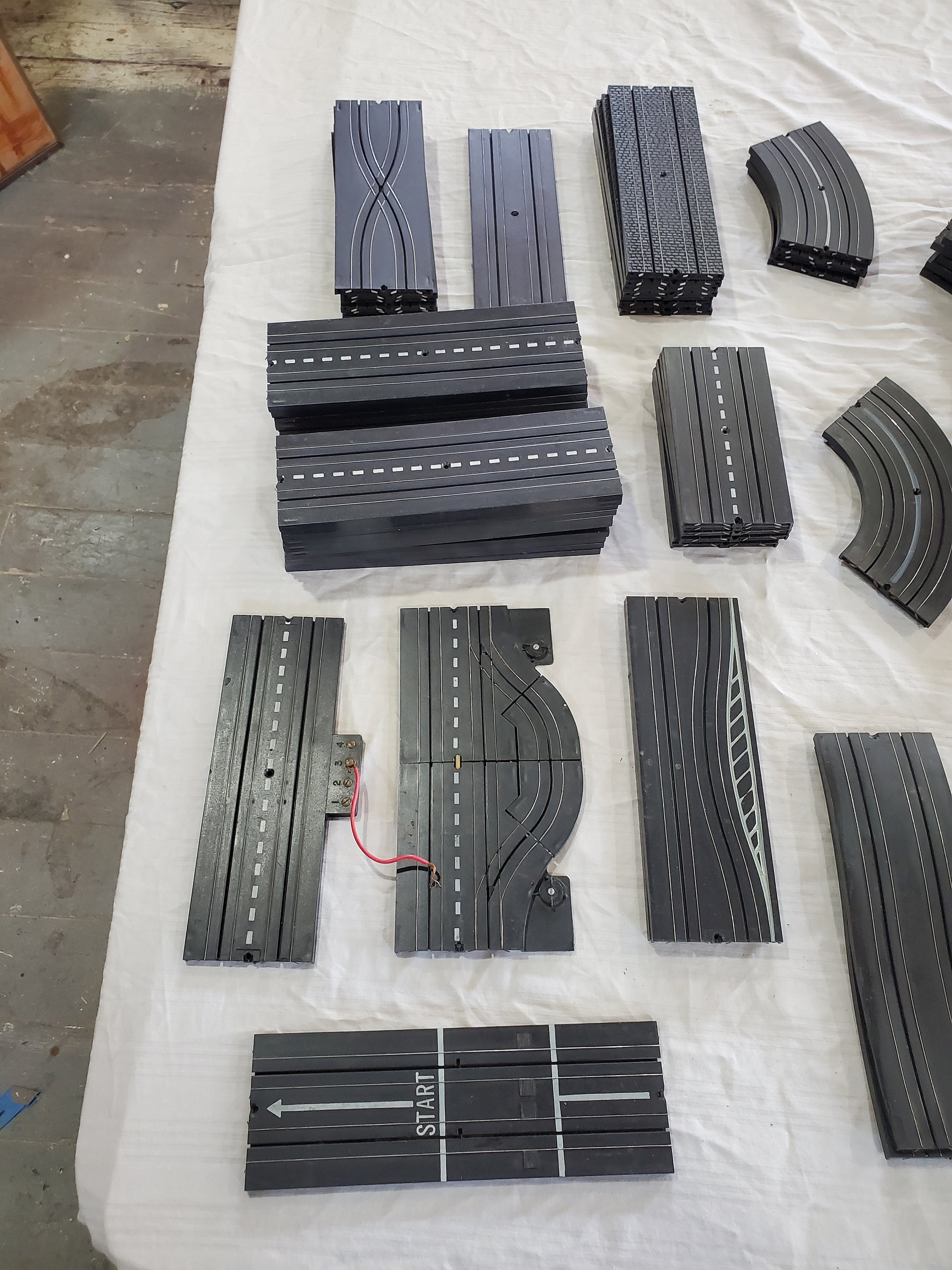 Price Reduced 1960s Aurora HO Scale Race Track. Very Nice Shape - Etsy