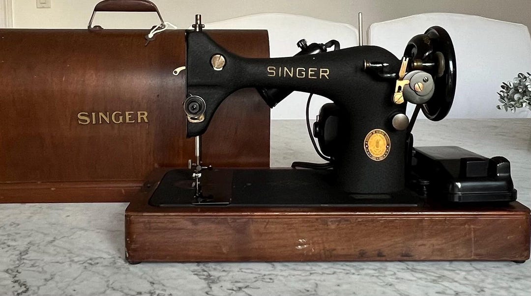 Vintage 1951 Singer Crinkle Godzilla Finish Sewing Machine With ...