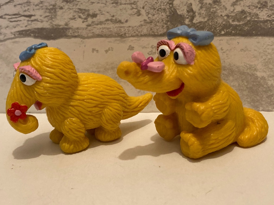 ALICE Snuffleupagus Plastic PVC Figure Applause Adorable Alice Sitting ...