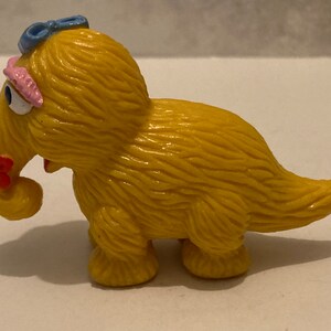 ALICE Snuffleupagus Plastic PVC Figure Applause Adorable Alice Sitting ...