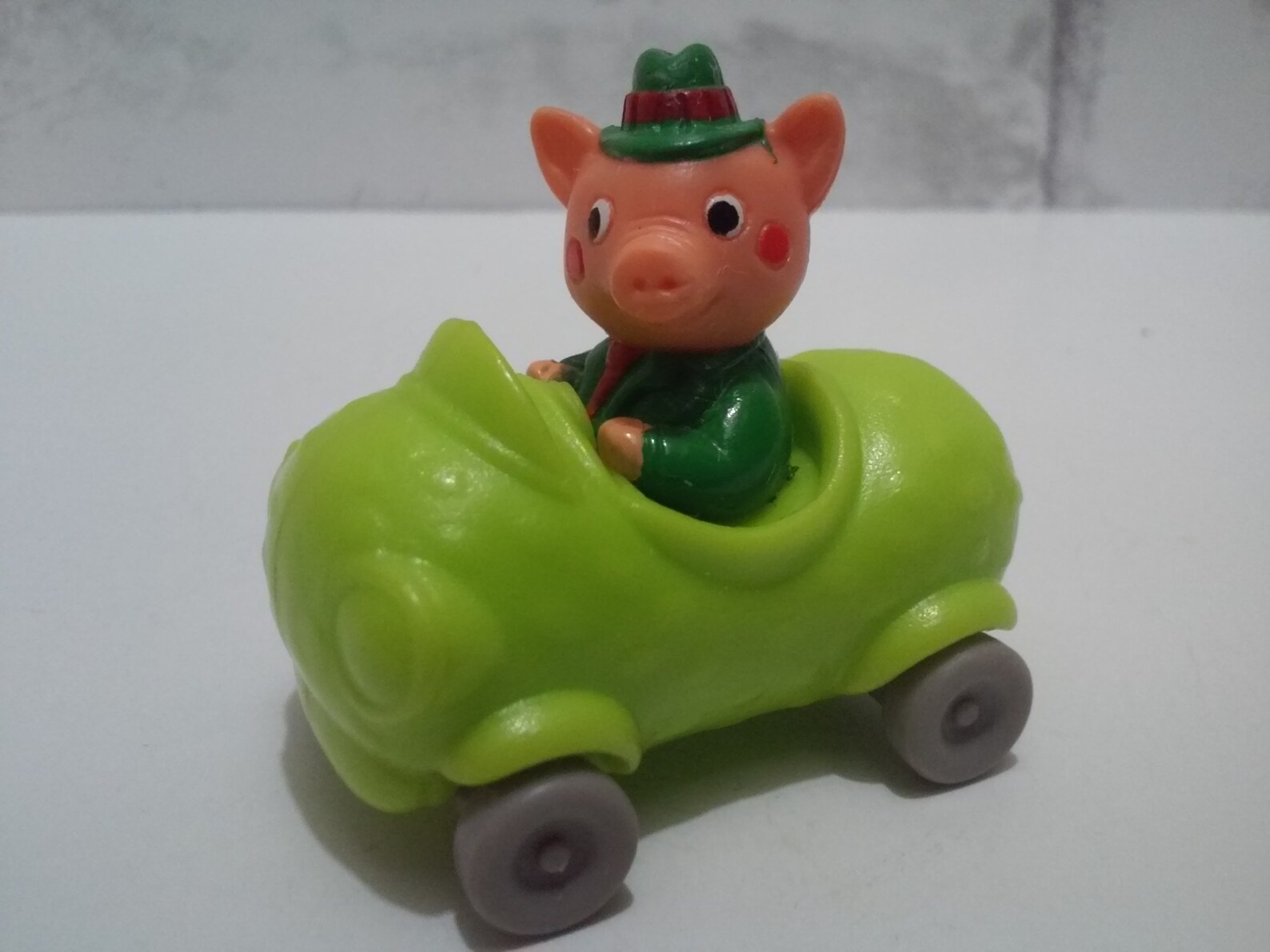 Richard Scarry's Busytown Lowly Worm's Apple Car 1994 - Etsy