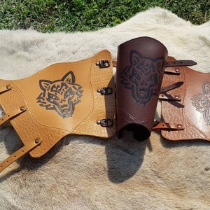 ARCHERY Leather Armguard/arm BRACER "wolf" - Etsy