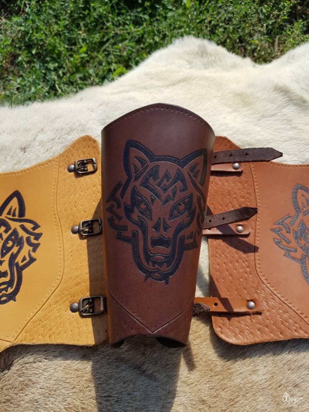 ARCHERY Leather Armguard/arm BRACER "wolf" - Etsy