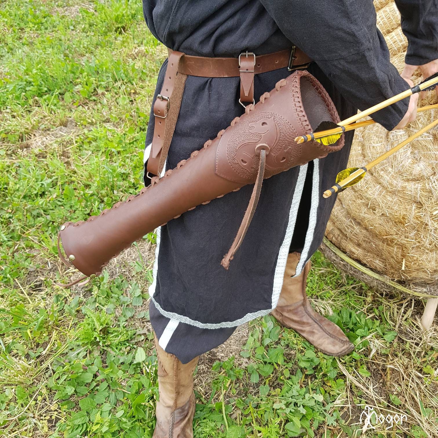 Leather Side ARROW QUIVER / Traditional ARCHERY Quiver "cuman Brown Hun ...