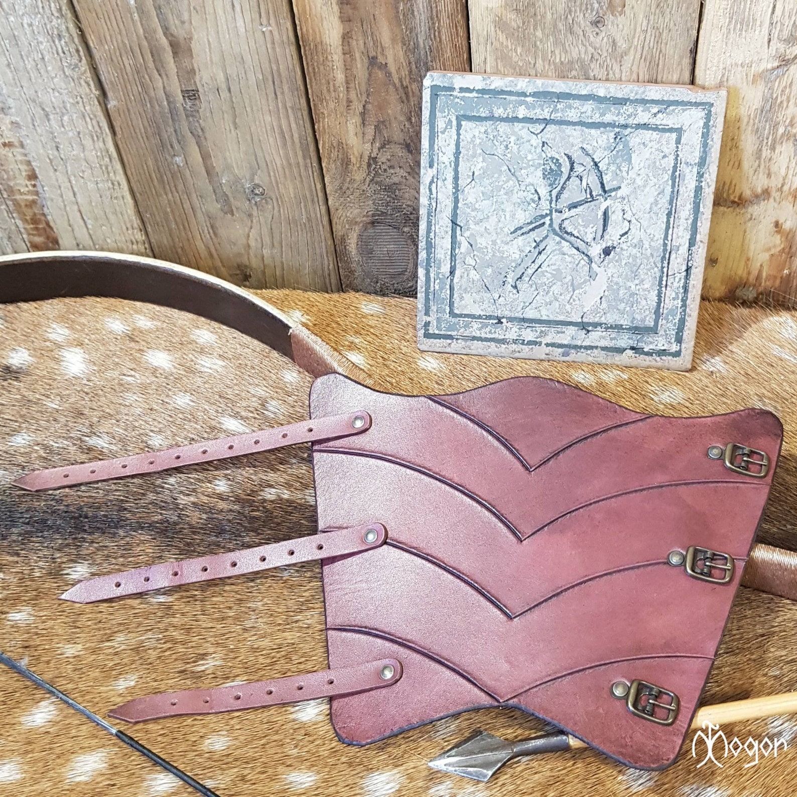 ARCHERY Leather Arm BRACER/ARMGUARD "antique Mahogany-carved" - Etsy
