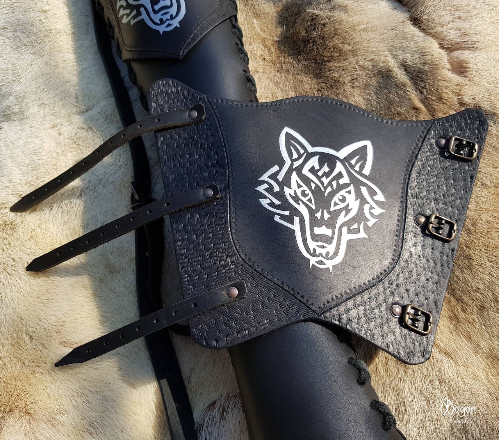 ARCHERY Leather Armguard/arm BRACER "silver Wolf" - Etsy