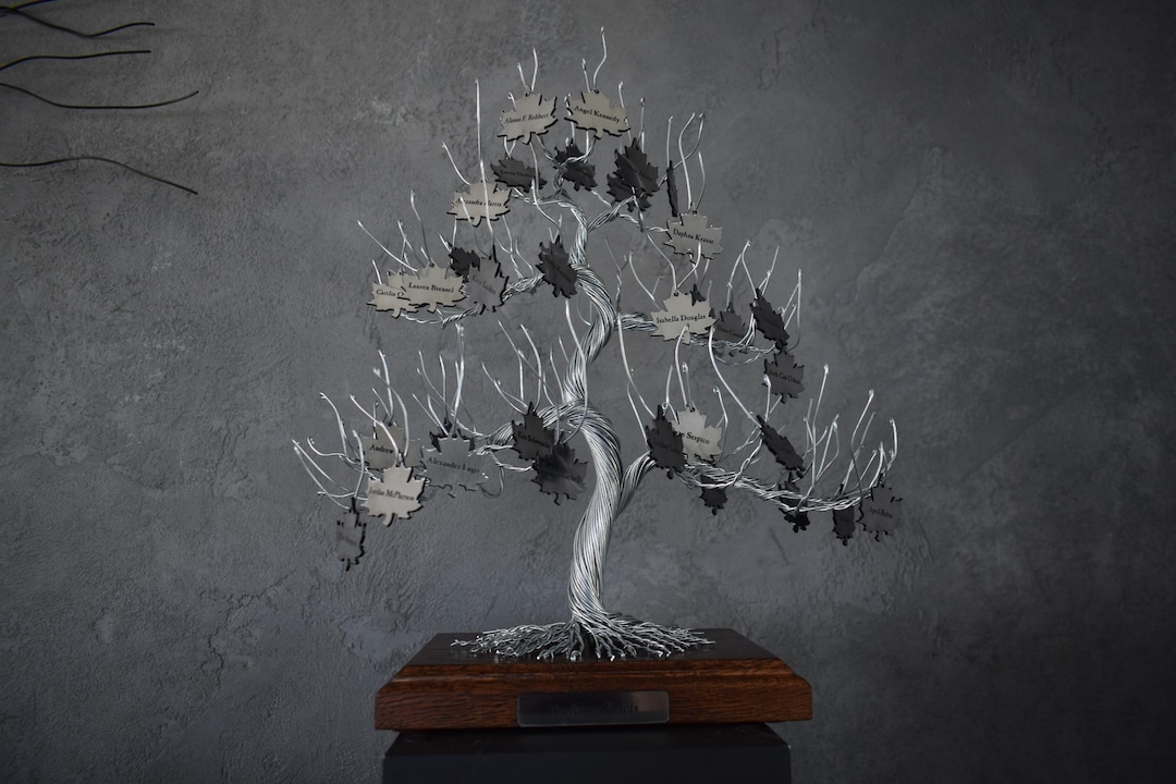 Metal Family Tree Sculpture: Personalized Engraved Gift - Etsy