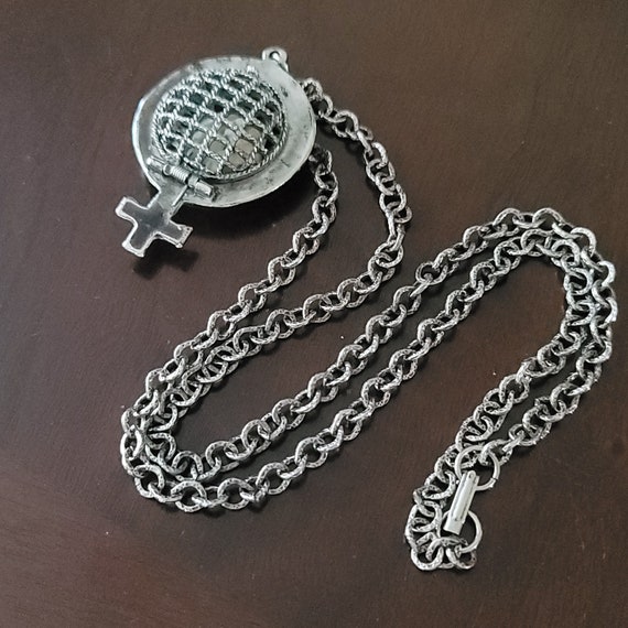 Vintage Silver Tone Female Symbol Oil Diffuser Neckla… - Gem
