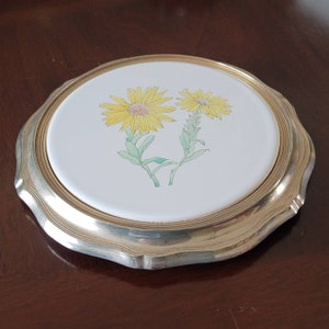 Vintage Daisy Trivet Made in Japan Ceramic Metal Hot Plate Hot Pad ...