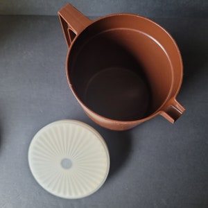 Vintage Tupperware Iced Tea 1676-3 and Go Between 1475-3 Juice Pitcher ...