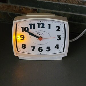 Vintage Equity Electric Alarm Clock Model 33100 Retro Vintage Alarm ...
