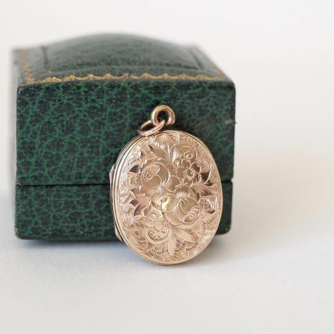 Victorian 9ct B/F Oval Locket With Original Glass Panels & New Gold ...