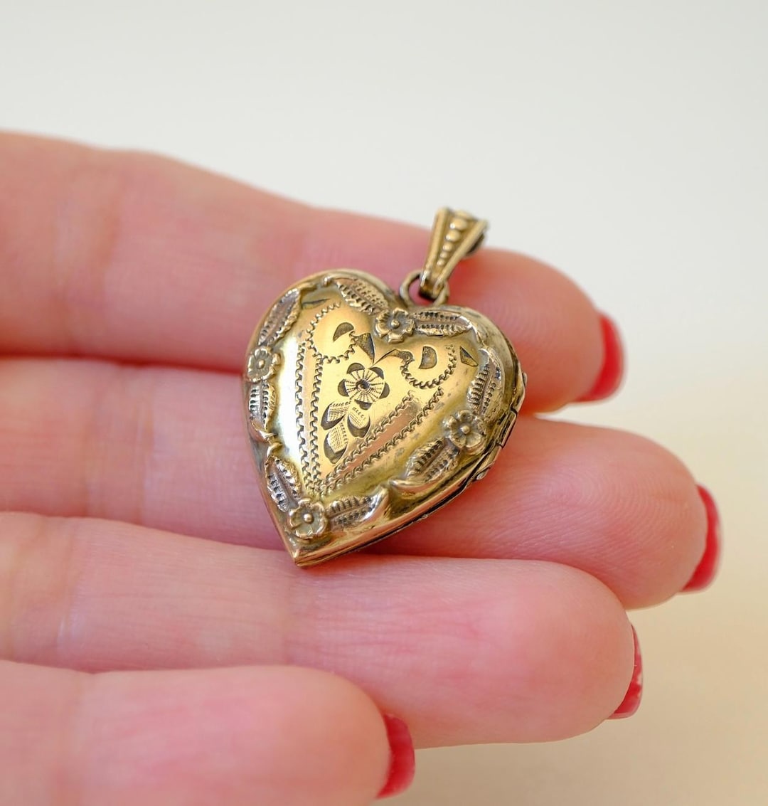 Vintage 1930s Rolled Gold Heart Locket With Floral Engraving and New ...