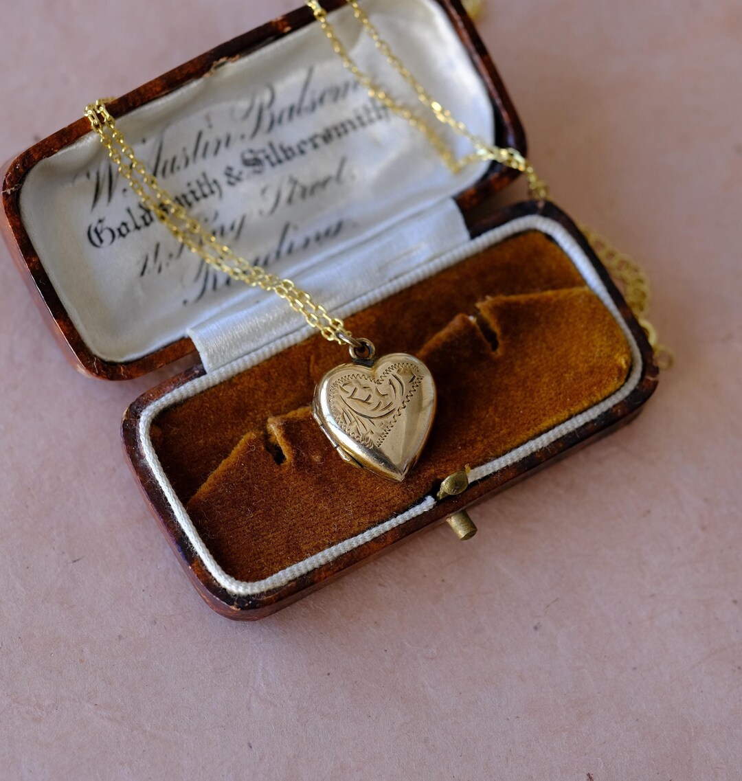 Antique 1920s 9ct Gold B/F Heart Locket With Floral Engraving & New ...
