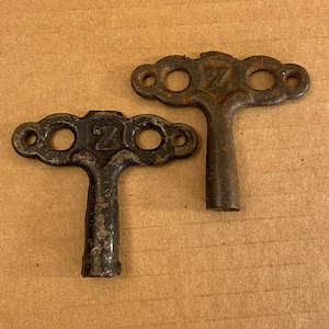 Vintage Clock Keys lot of 2, Wind up Keys, Skeleton Keys, Maker Supply ...