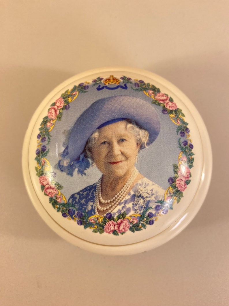 Queen Elizabeth Prinknash Abbey Pottery Covered Trinket Dish, Gold ...