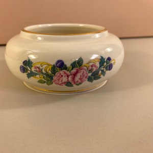 Queen Elizabeth Prinknash Abbey Pottery Covered Trinket Dish, Gold ...