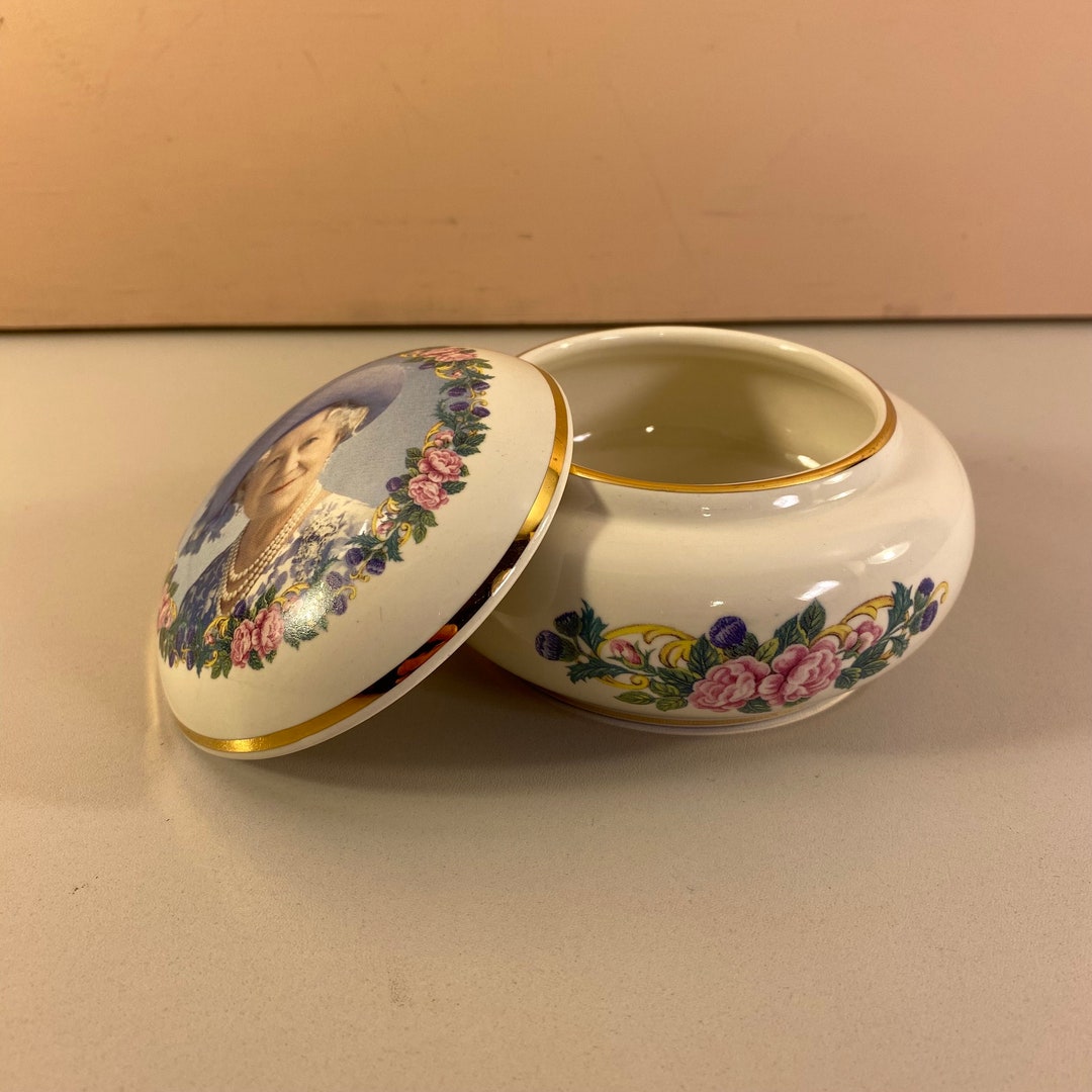 Queen Elizabeth Prinknash Abbey Pottery Covered Trinket Dish, Gold ...