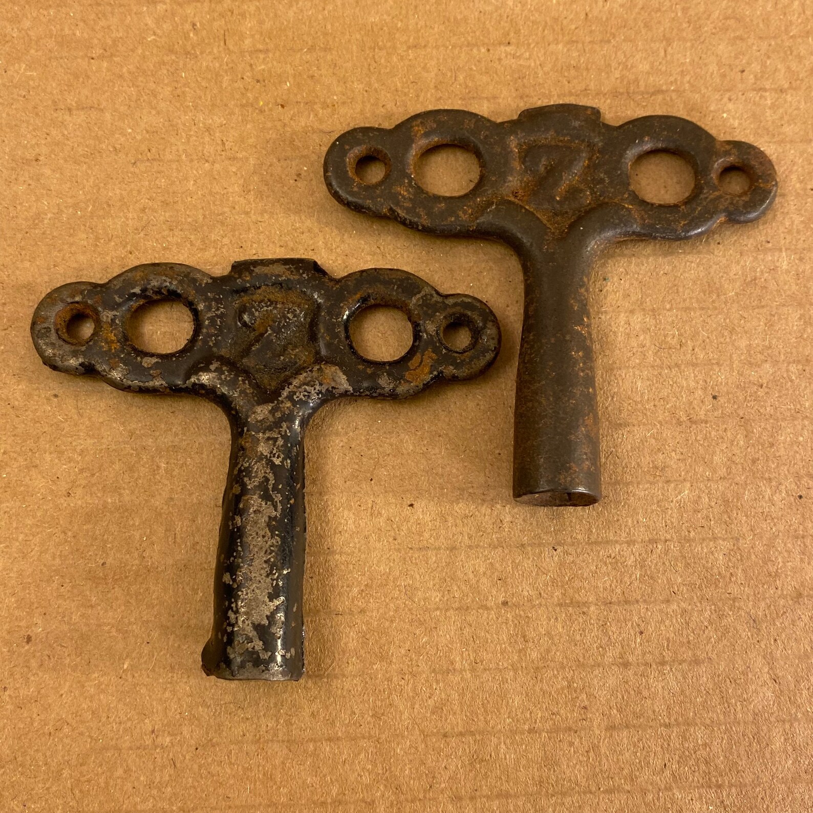 Vintage Clock Keys lot of 2 Wind up Keys Skeleton Keys - Etsy