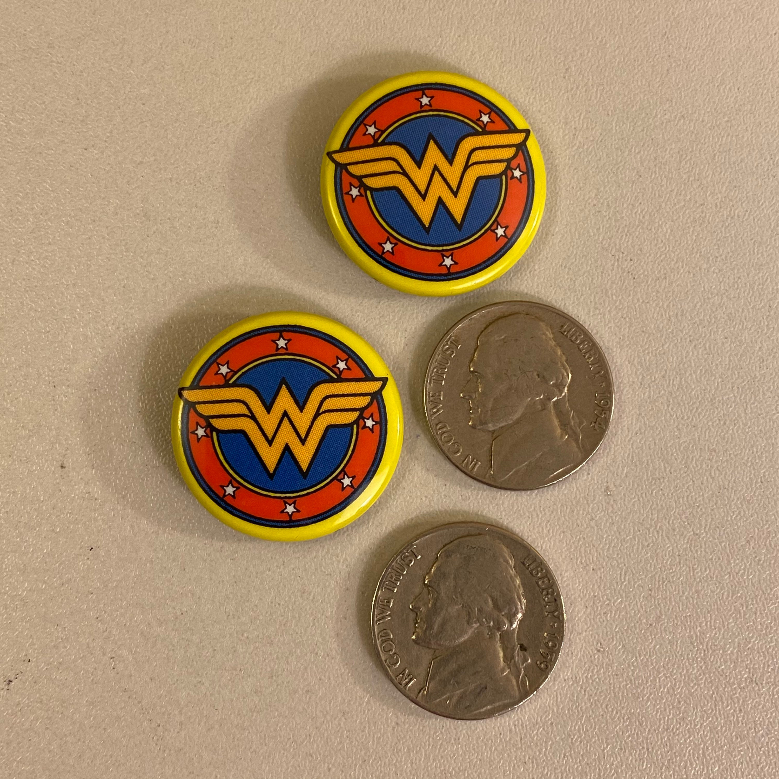 Two 1995 Wonder Woman Pinback Buttons Vintage Superheroine - Etsy