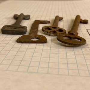 Vintage Skeleton Keys lot of 4, Authentic Antique Metal Skeleton Keys ...